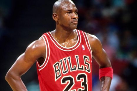 Michael Jordan ตำนานนักบาสเกตบอล NBA นักกีฬาที่รวยที่สุดในโลก - InDigital